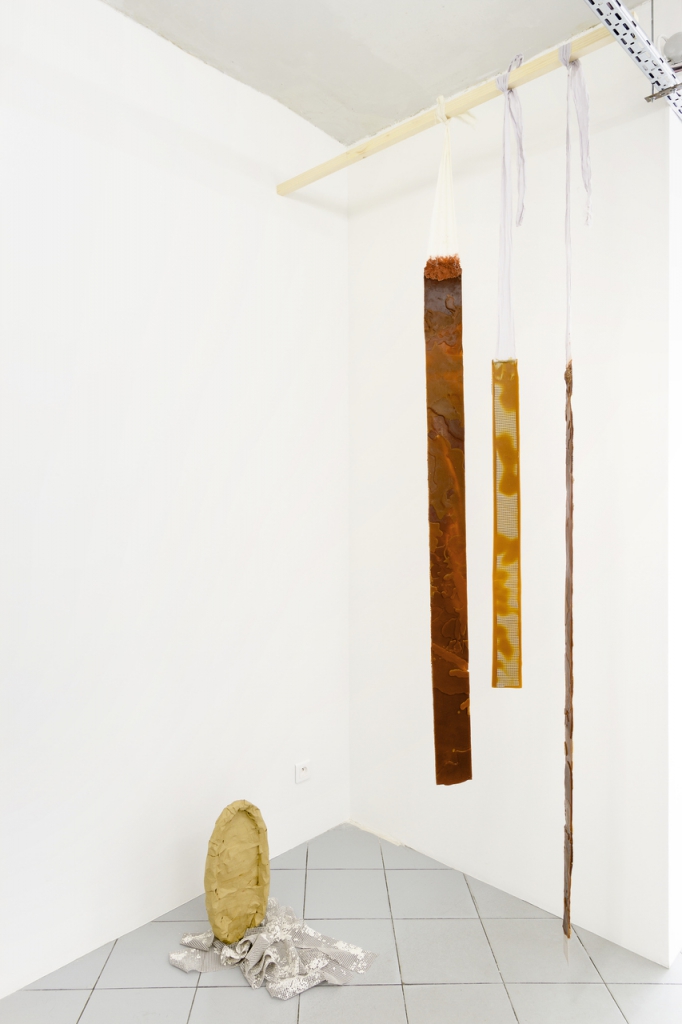Straddle The Line Between Form And Function at Galerie Jérôme Pauchant ...