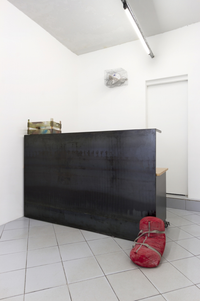Straddle The Line Between Form And Function at Galerie Jérôme Pauchant ...