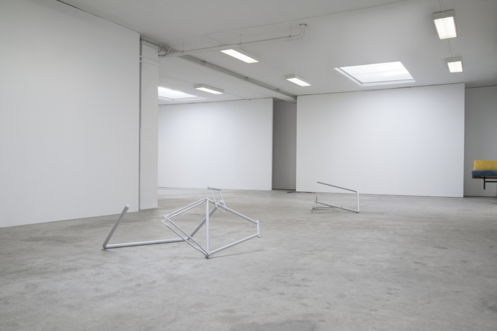 Alex Farrar at Dürst Britt & Mayhew – Art Viewer