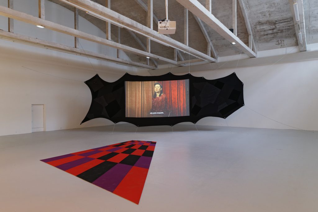 Julie Béna at Passerelle Centre d’art contemporain – Art Viewer
