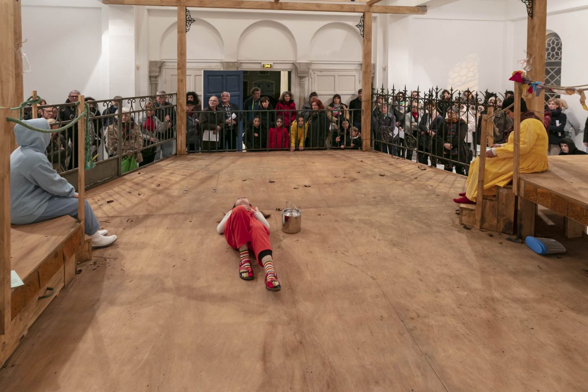 Emily Jones at Centre d’art contemporain-la synagogue de Delme – Art Viewer