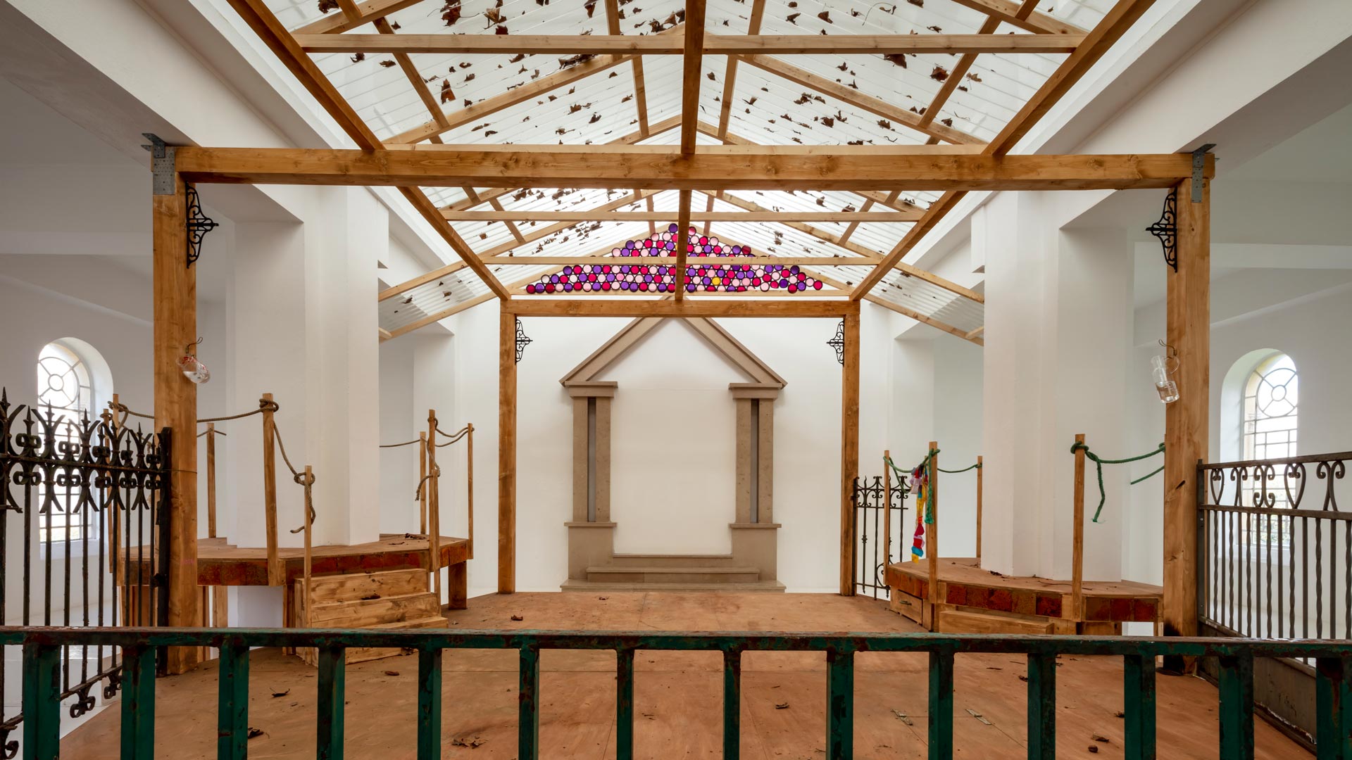 Emily Jones at Centre d’art contemporain-la synagogue de Delme – Art Viewer