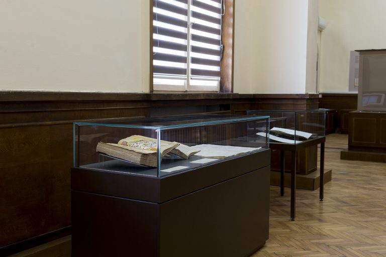 Esra Ersen at Swimming Pool – Art Viewer