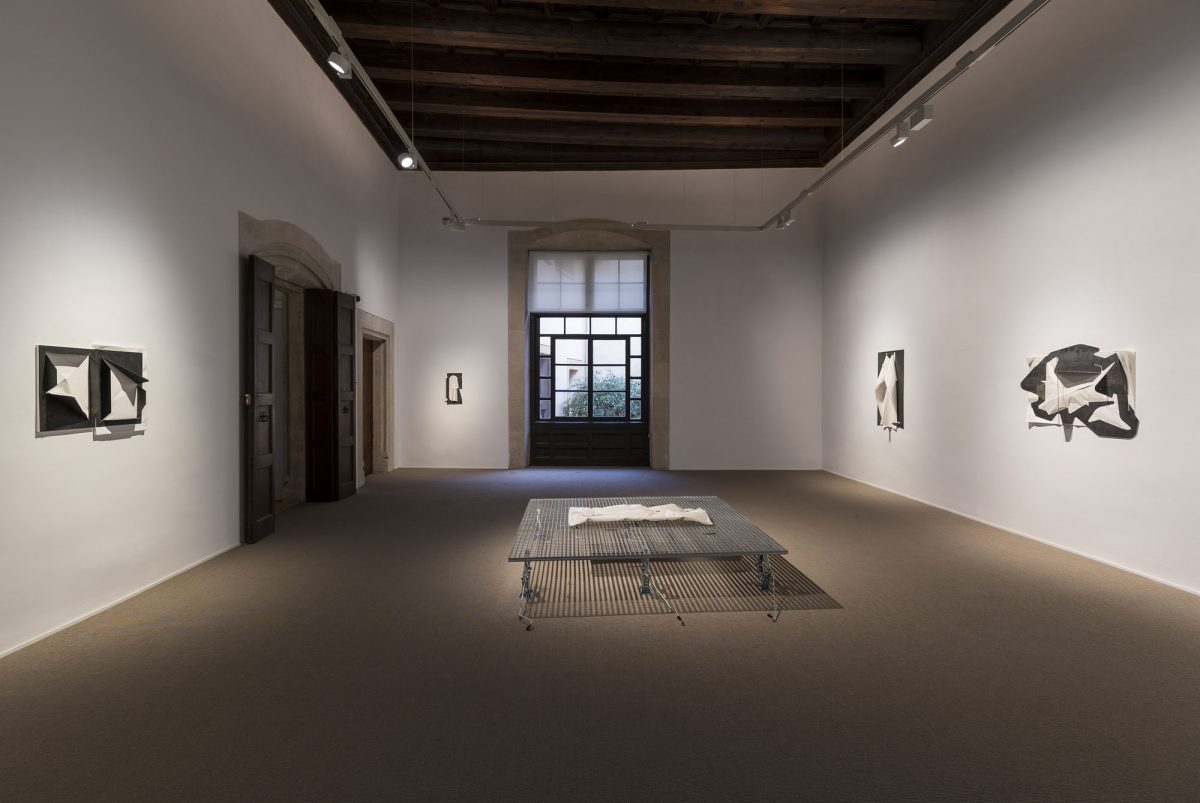 Lucas Simões at Galería Pelaires – Art Viewer