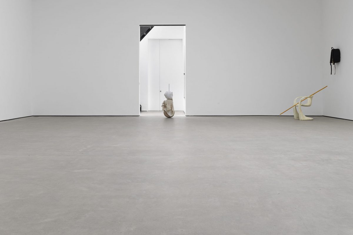 Michael E. Smith at Modern Art – Art Viewer