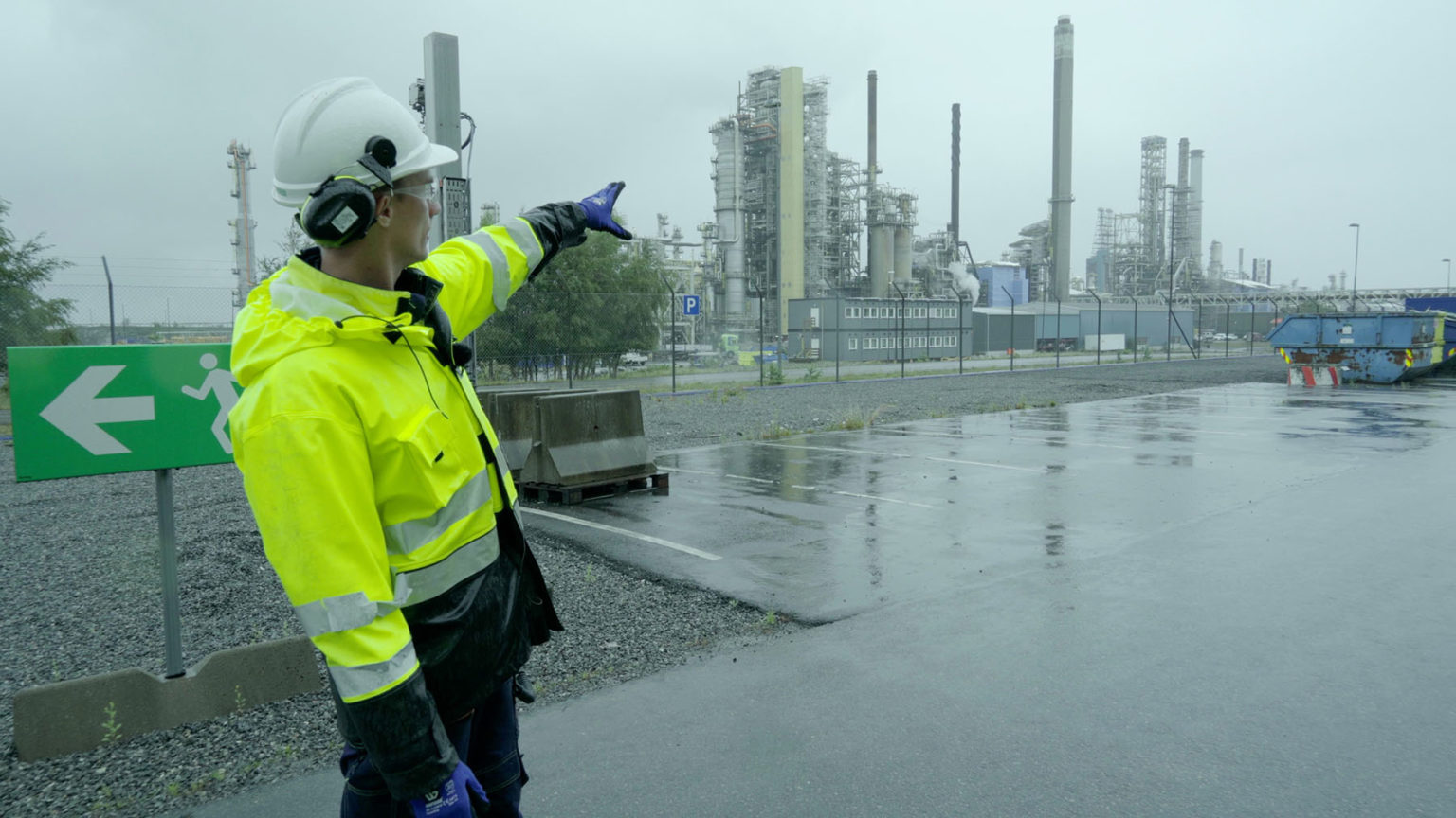 Oliver Ressler at Entrée – Art Viewer