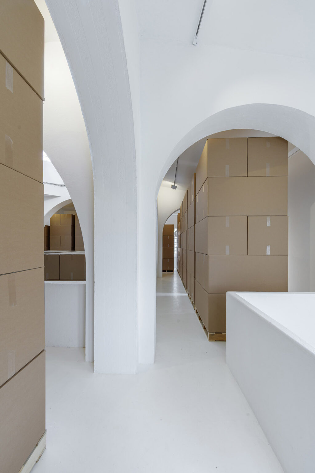 Merlin Carpenter at Centre d’art contemporain-la synagogue de Delme ...