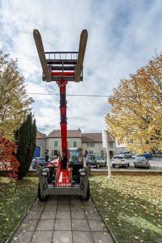 Merlin Carpenter at Centre d’art contemporain-la synagogue de Delme ...