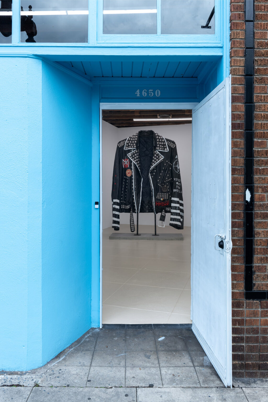 Ishi Glinsky at Chris Sharp Gallery – Art Viewer