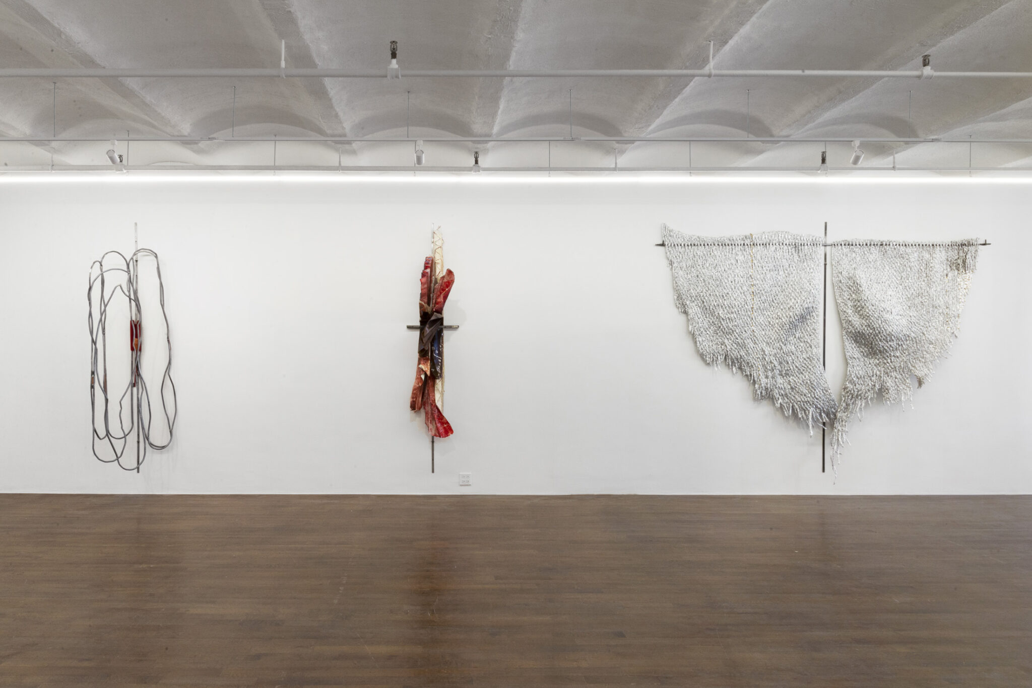 Em Rooney at Derosia – Art Viewer