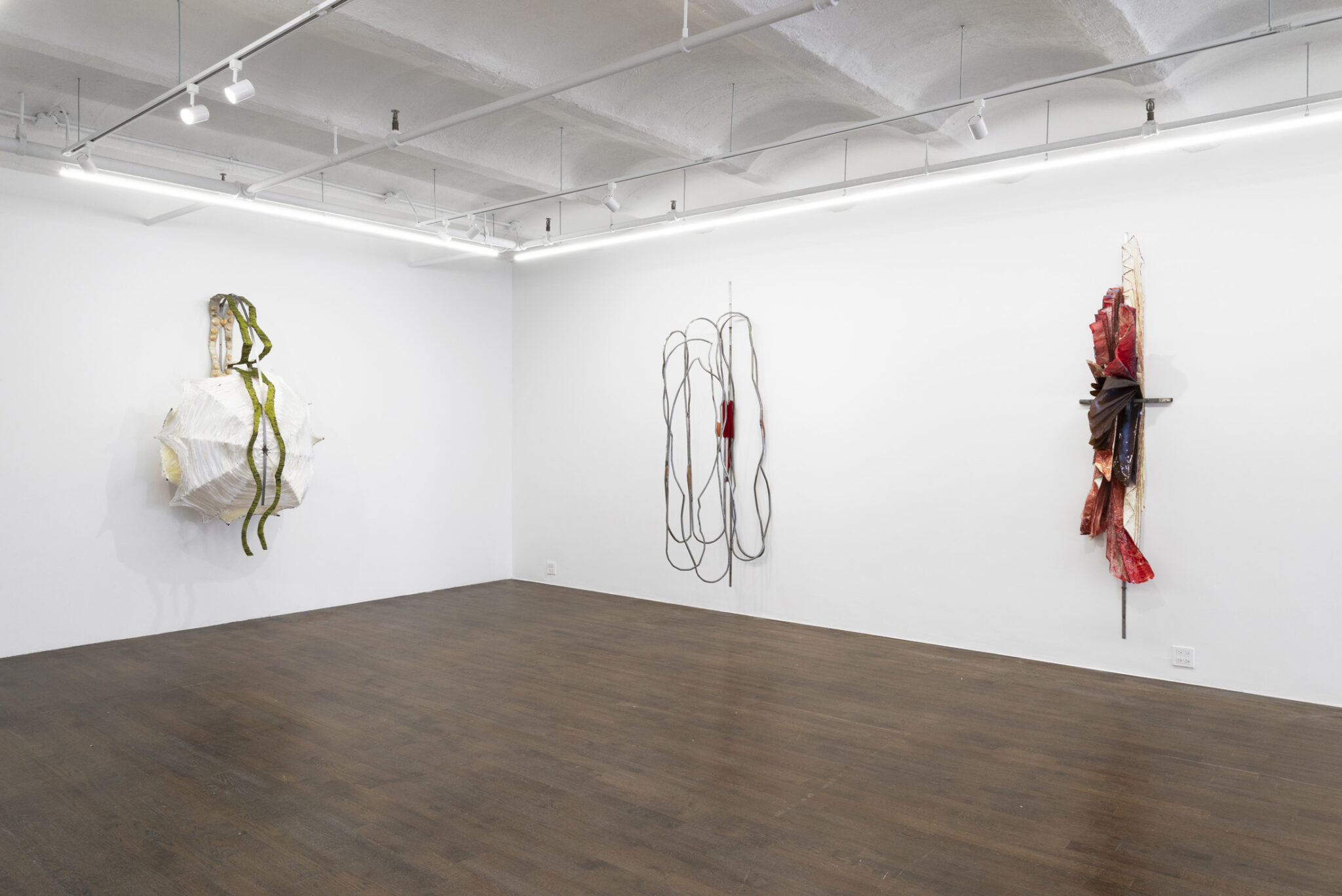 Em Rooney at Derosia – Art Viewer