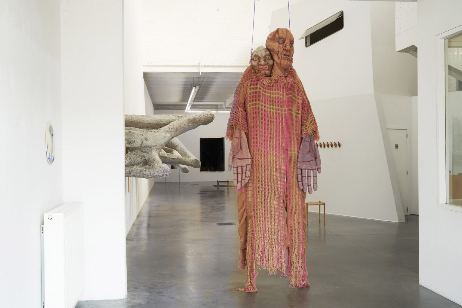 The Thinking Hand at Tatjana Pieters – Art Viewer