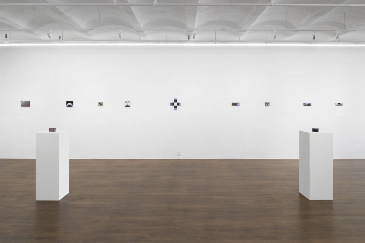Alexandra Noel at Derosia – Art Viewer