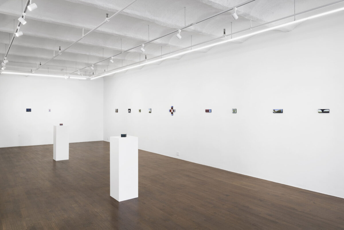 Alexandra Noel at Derosia – Art Viewer