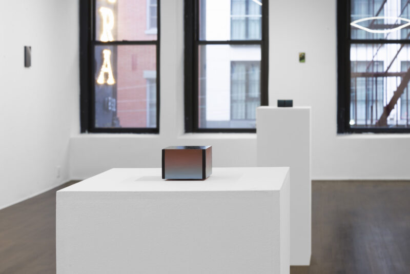 Alexandra Noel at Derosia – Art Viewer