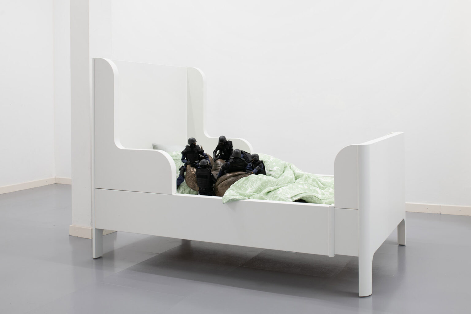 Anne de Vries at Blue Velvet Projects – Art Viewer