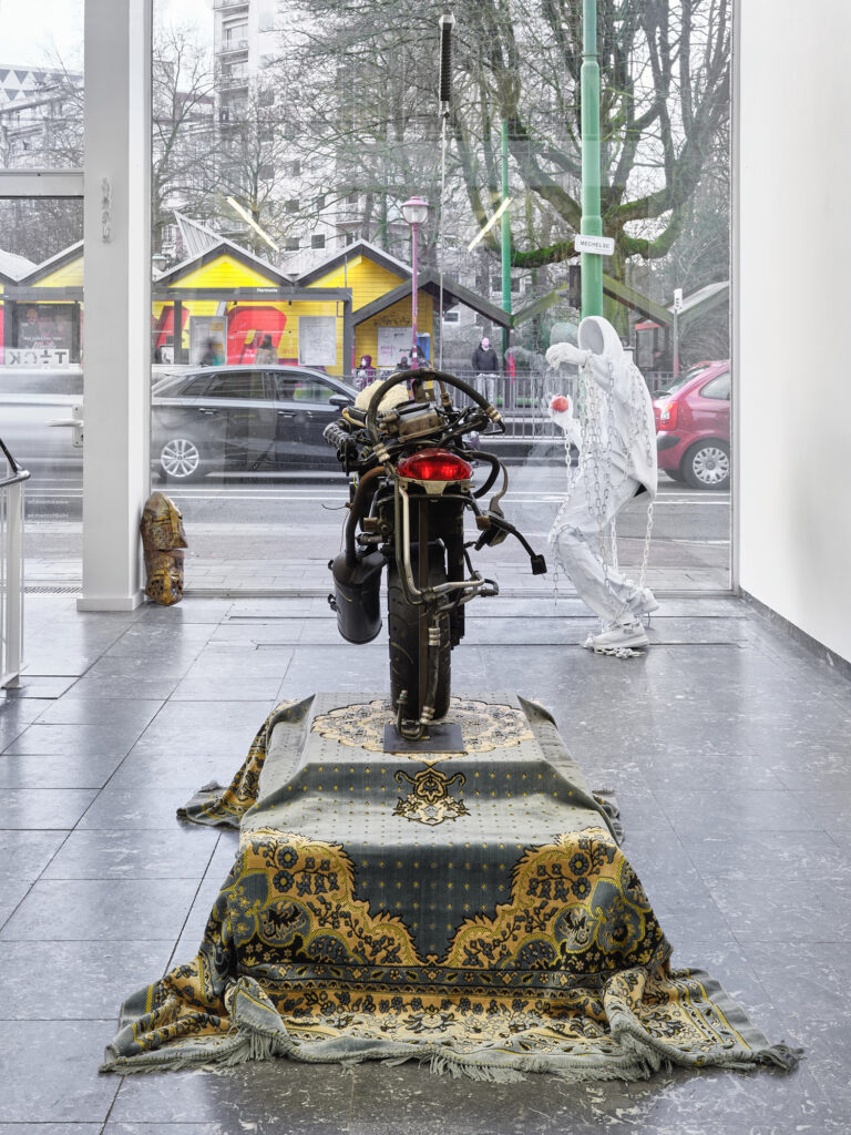 Alexandre Bavard at Tick Tack – Art Viewer