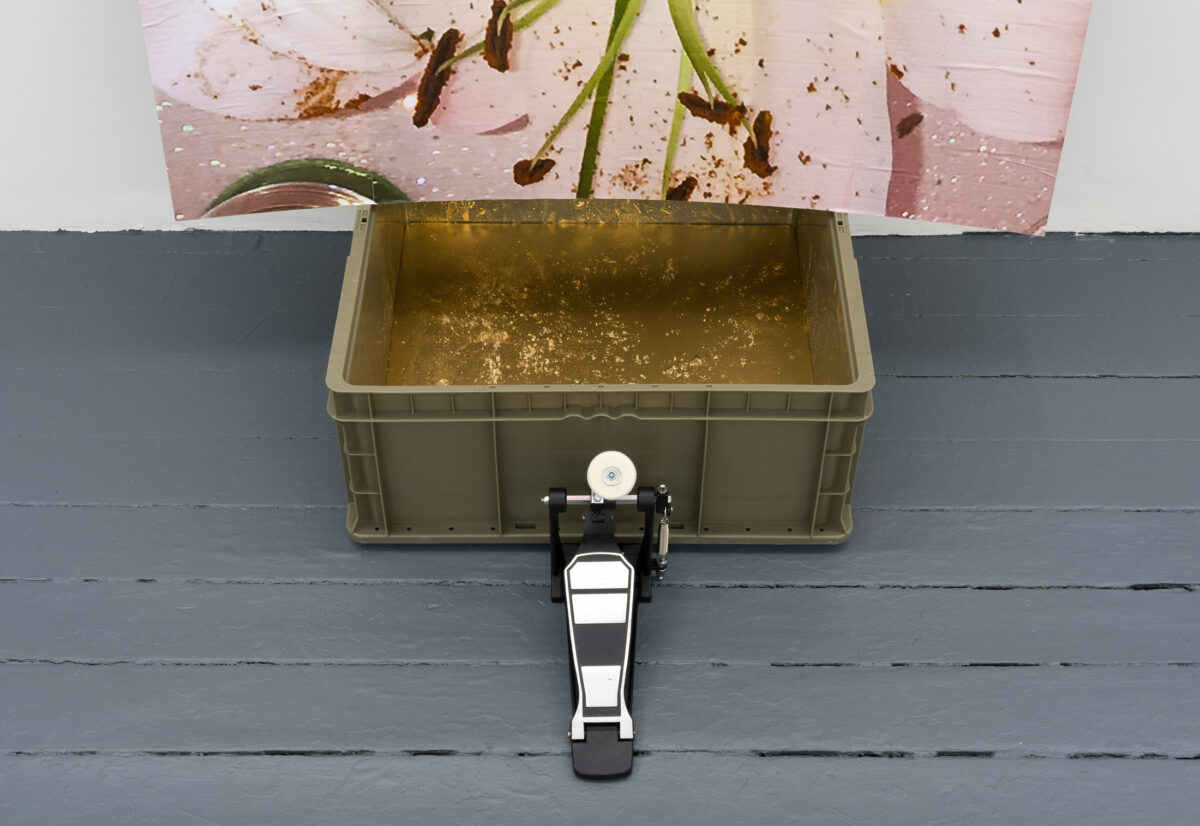 Graham Hamilton at Theta – Art Viewer