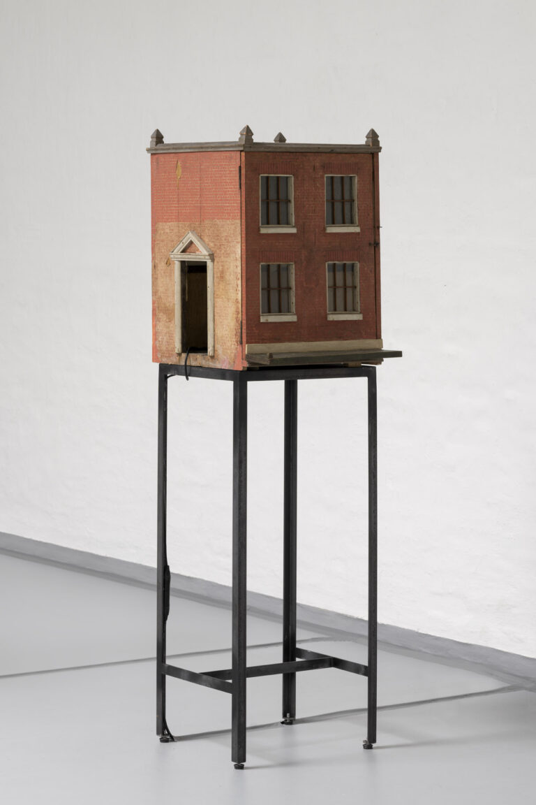 Hannah Quinlan & Rosie Hastings at Huset for Kunst & Design – Art Viewer