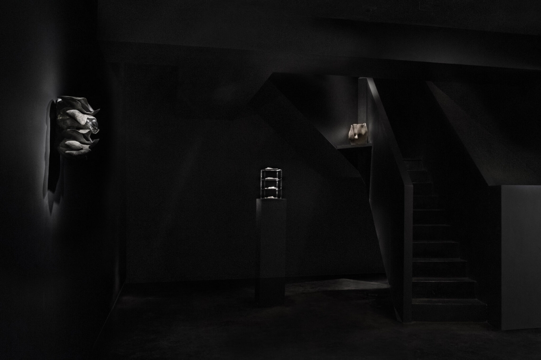 Jes Fan at Empty Gallery – Art Viewer