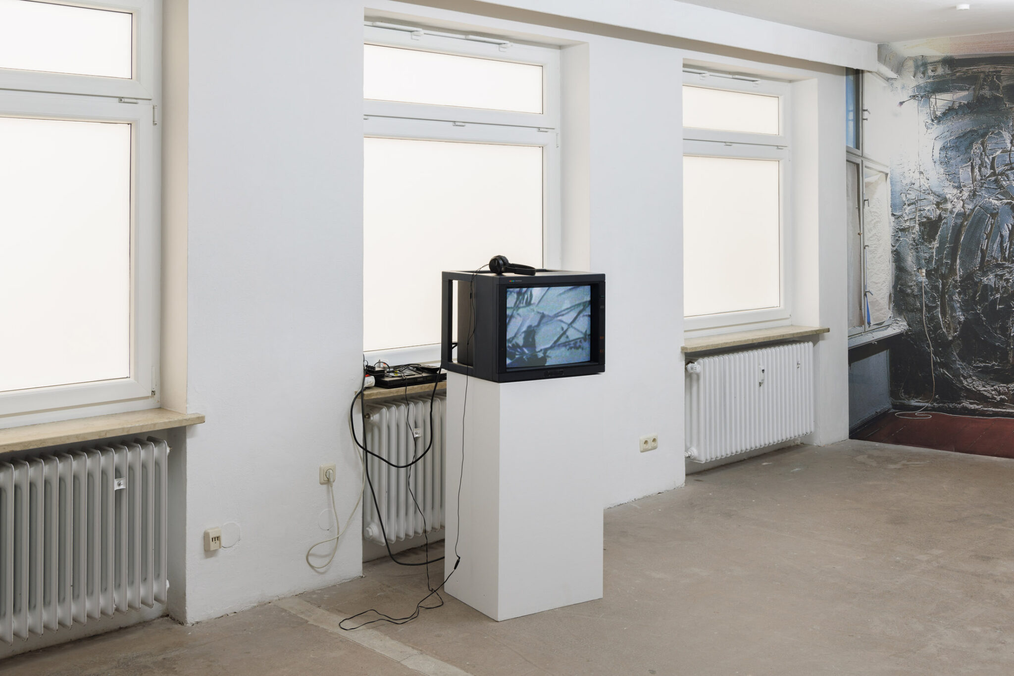 Lisa Hofmann and Olaf Metzel at Kunstraum München – Art Viewer