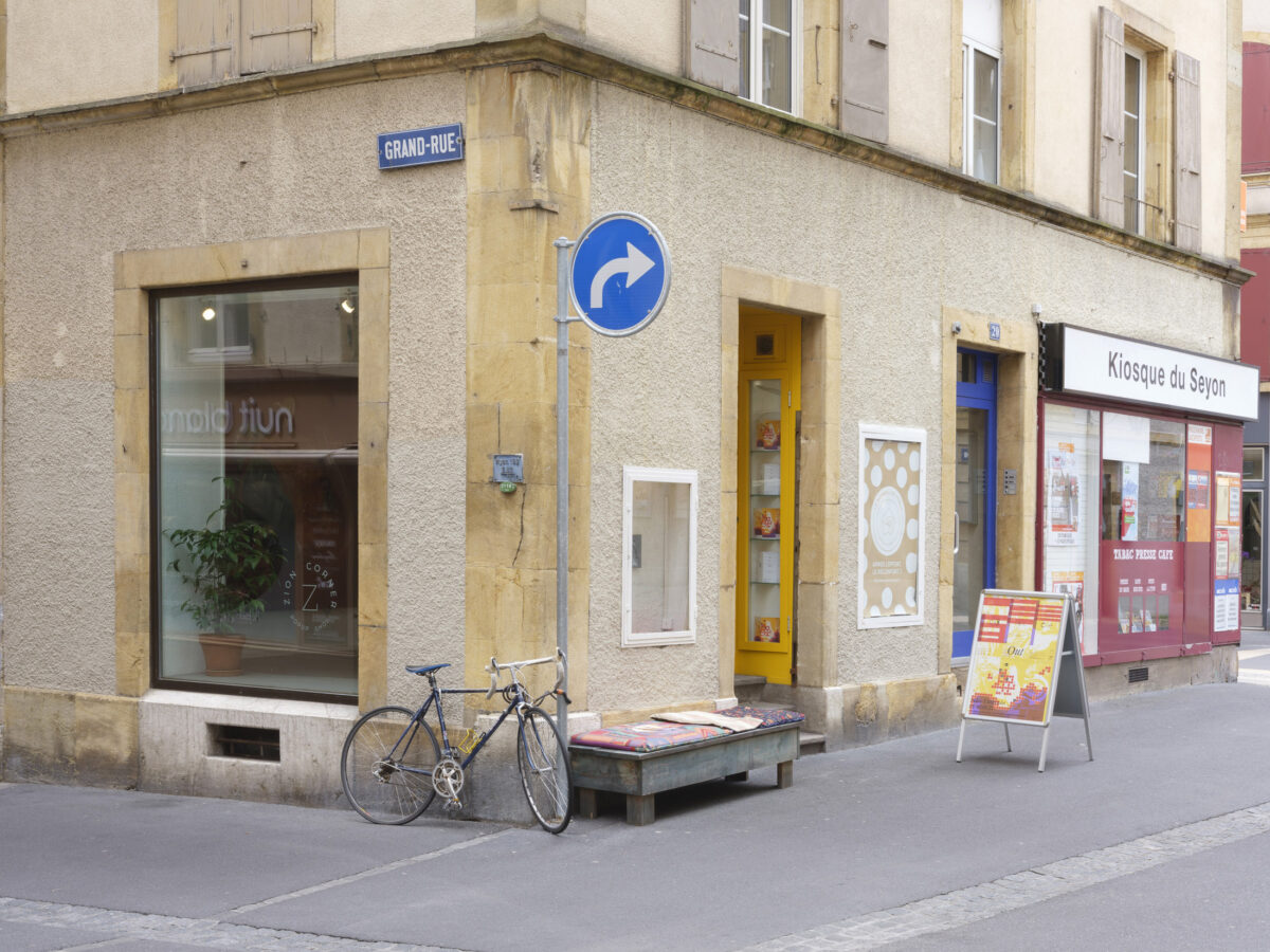 Indice Ultraviolet: Out at Zion Corner, Bar King, Yoga Fabrik, La ...