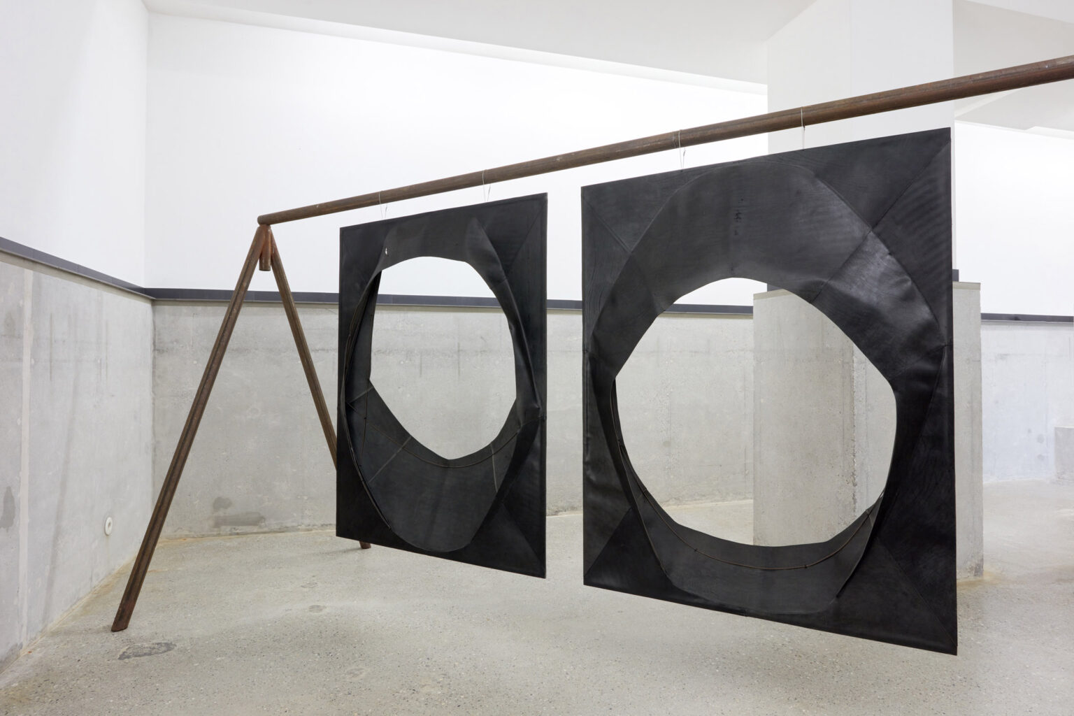 Adrian Kiss at VUNU Gallery – Art Viewer