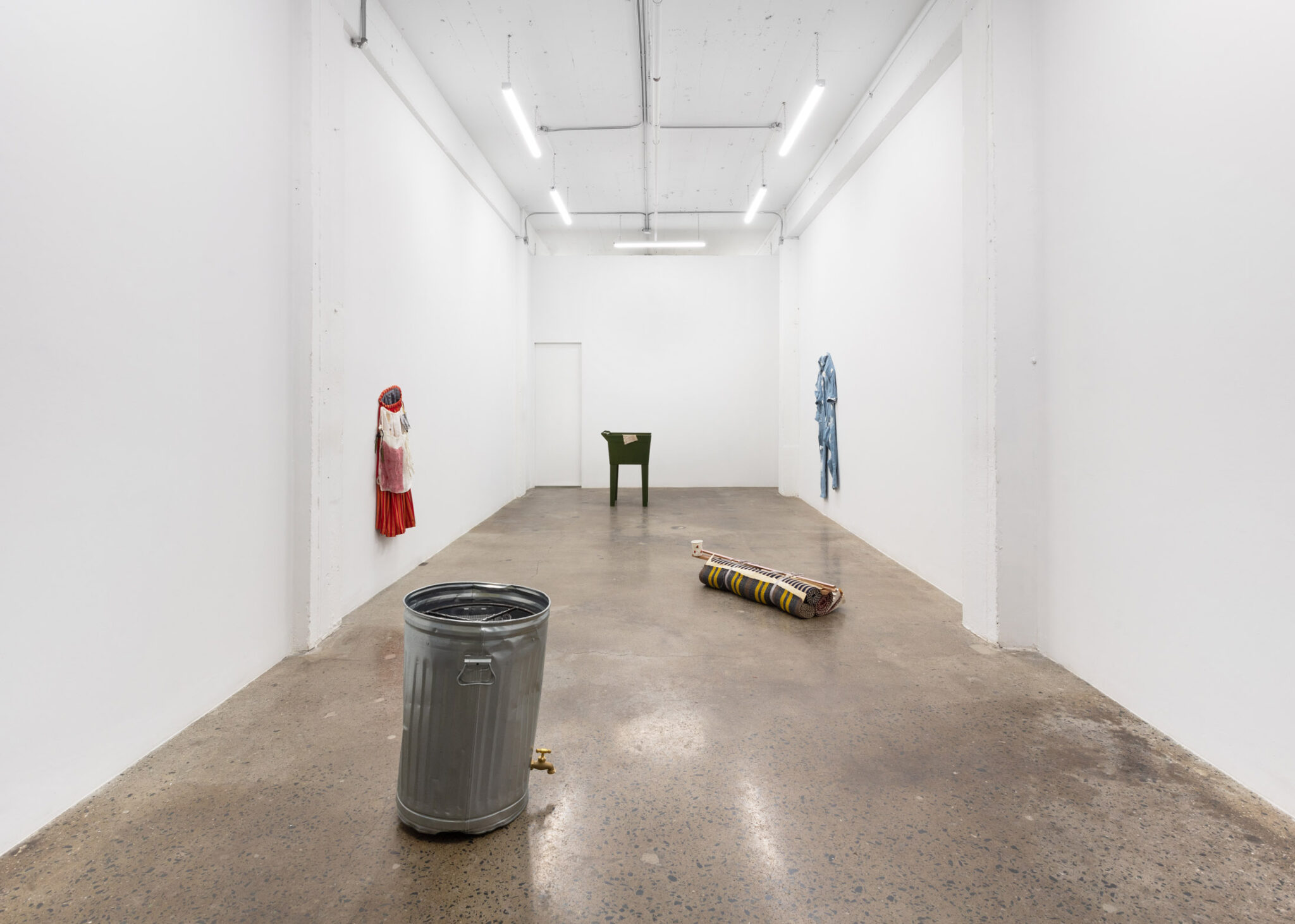 Anne Low at Franz Kaka – Art Viewer