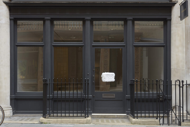 Michael E. Smith at Modern Art – Art Viewer