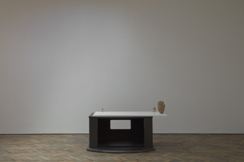 Michael E. Smith at Modern Art – Art Viewer