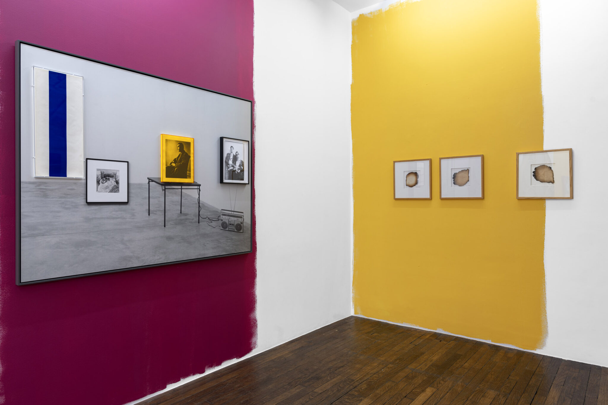 Fenêtre du studio at Dvir Gallery – Art Viewer