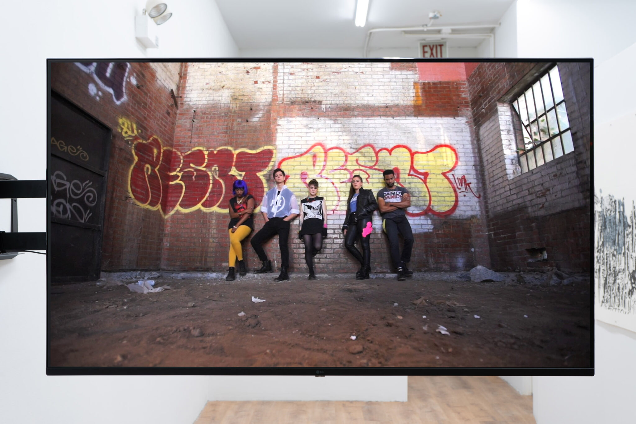 Amanda Beech at Twelve Ten Gallery – Art Viewer