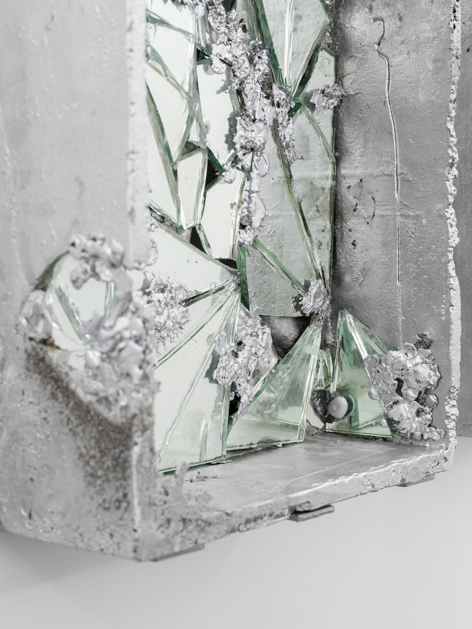 Emma Passera at Galerie Derouillon – Art Viewer