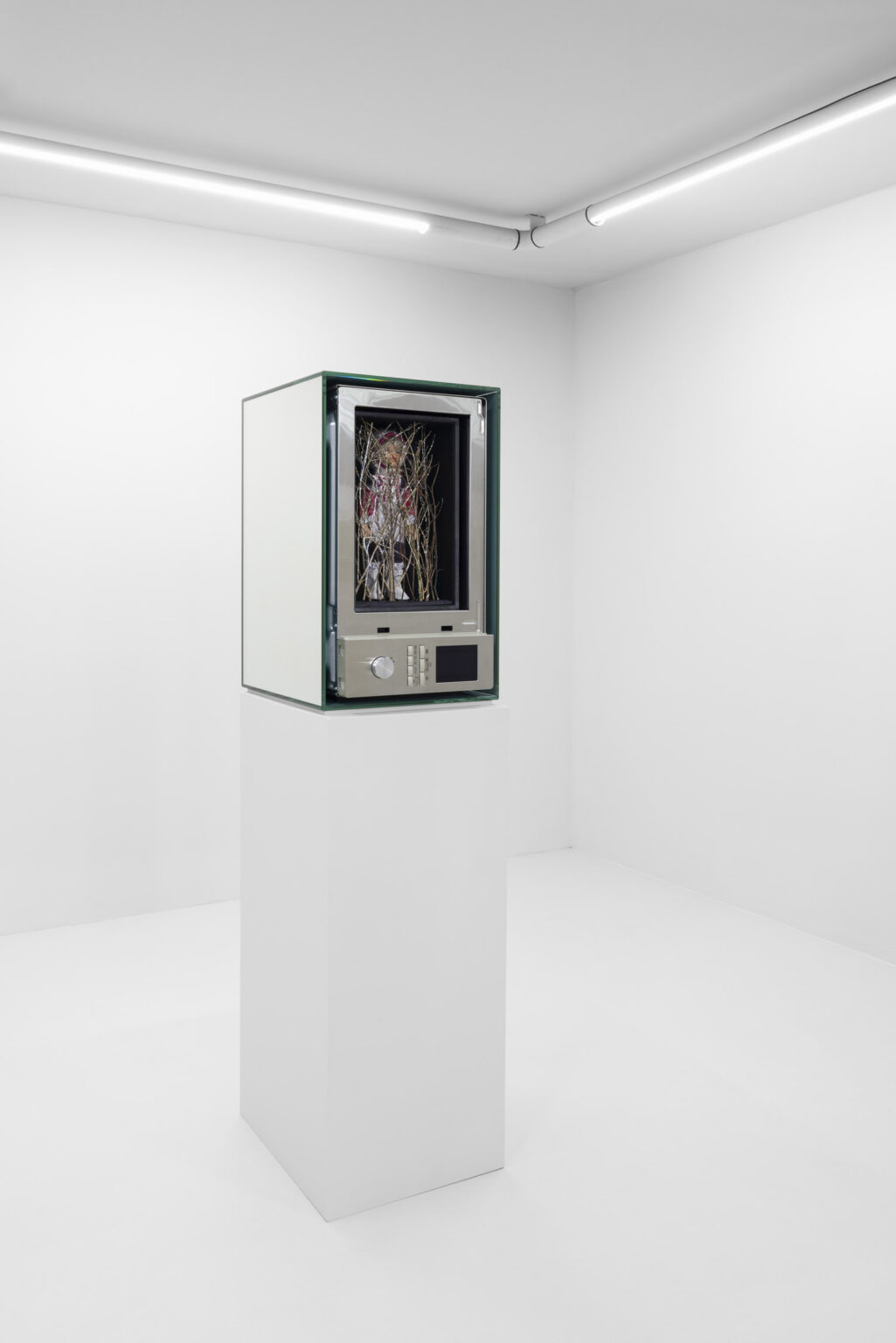 Mimosa Echard at Martina Simeti – Art Viewer