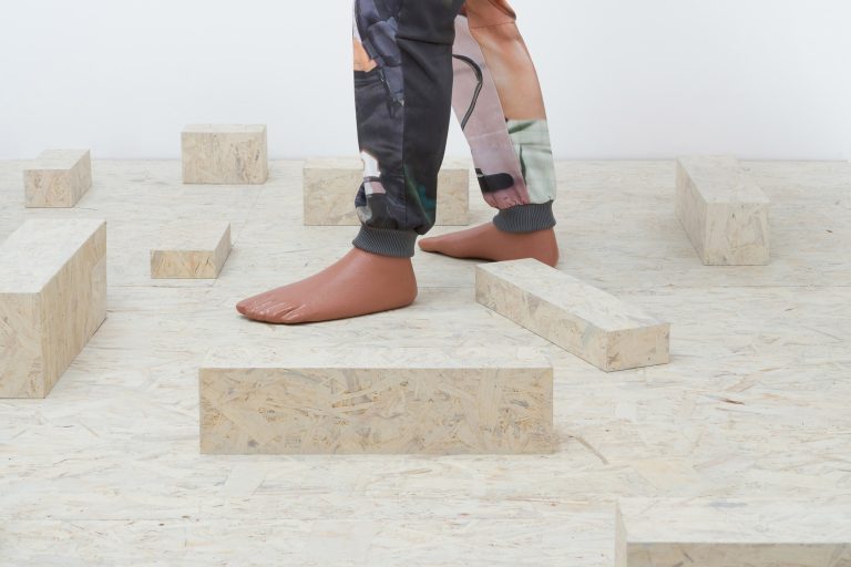 Daniel Moldoveanu at INVITRO, Bucharest – Art Viewer