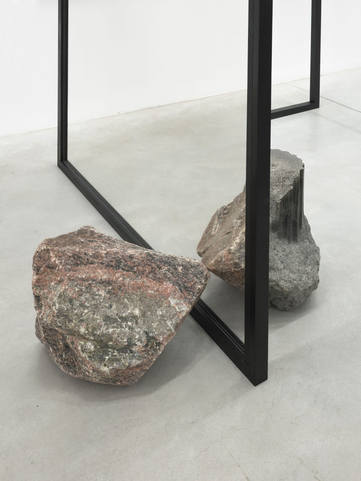 Alicja Kwade at M Leuven – Art Viewer