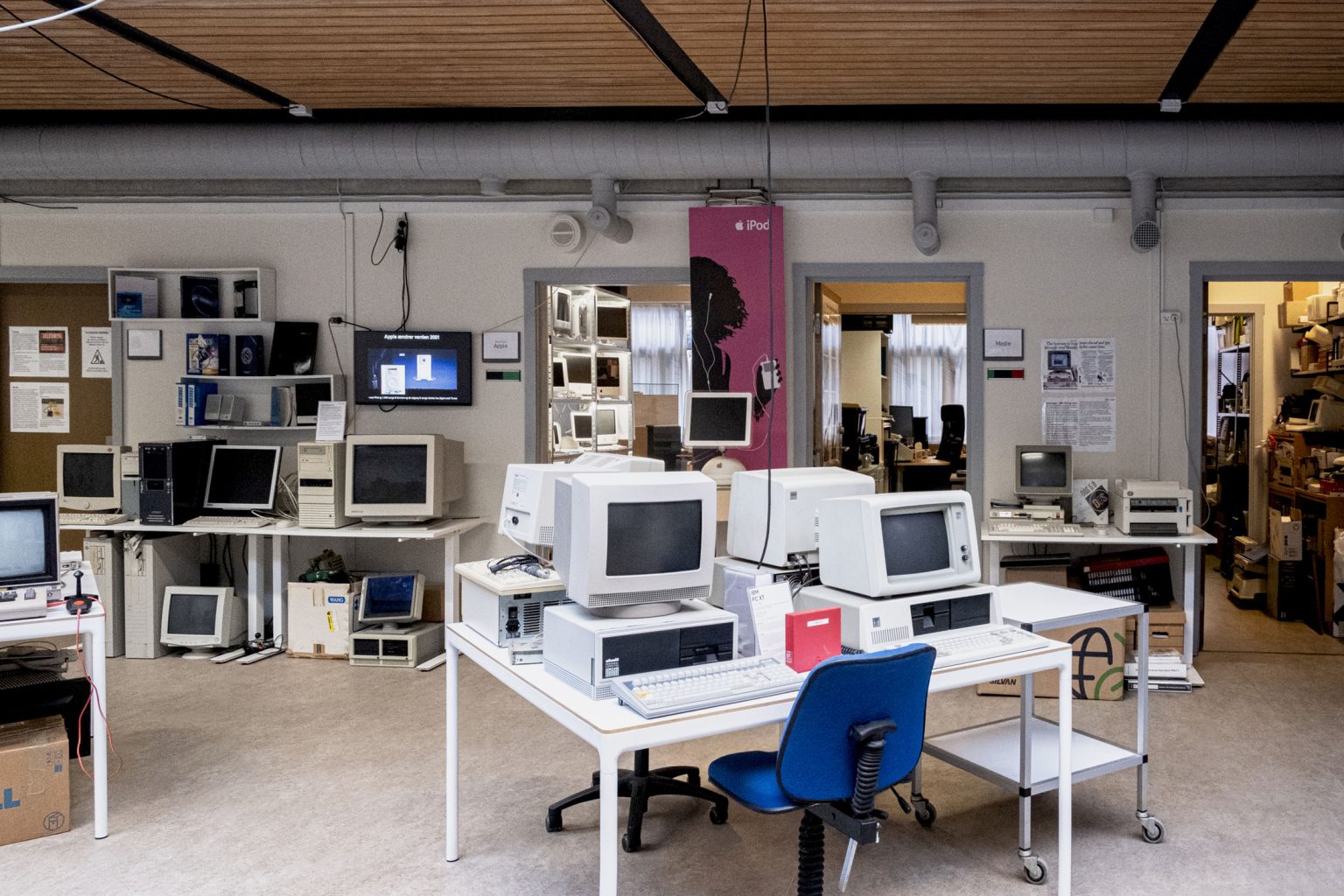 The Shape Something Takes when Passing Through at Dansk Datahistorisk ...